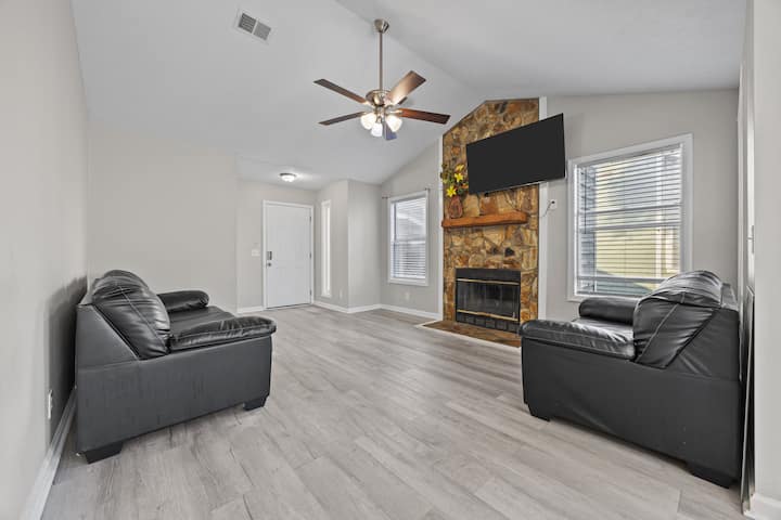 Furnished 2br/2ba + Utilities + Fast Wifi | 30–90d - Fayetteville, NC