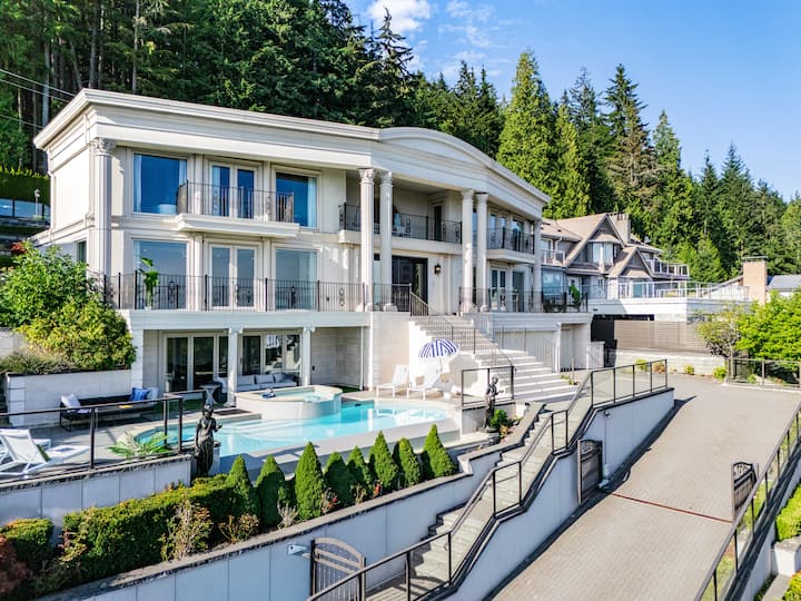Vancouver Grand Retreat | Panoramic Views W/ Pool - Vancouver