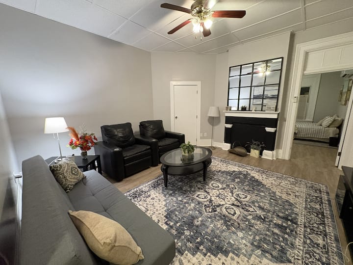 Beautiful 2br Apt Close To Dt, Newport & The Ark - Covington, KY