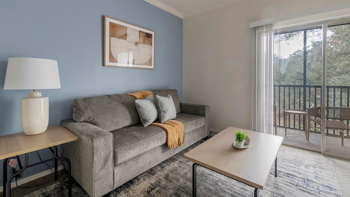 Landing | Stylish 1bd, Clubhouse, Game Room - Jacksonville, FL