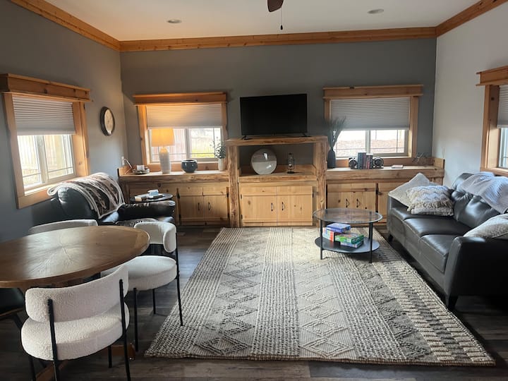 Private Mother-in-law Close To Town Cozy Feel - Shepherd Lake, ID