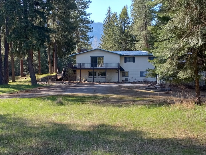 Home In The Meadow - Bonners Ferry, ID