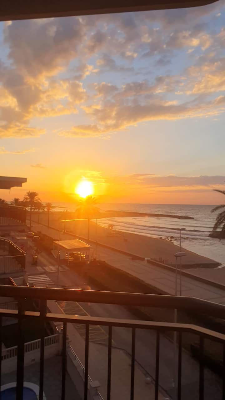 Frente Al Mar. - Cubelles