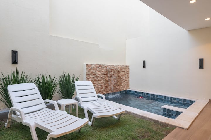 Premium A: Private Pool/ Terrace Lounge - Asuncion