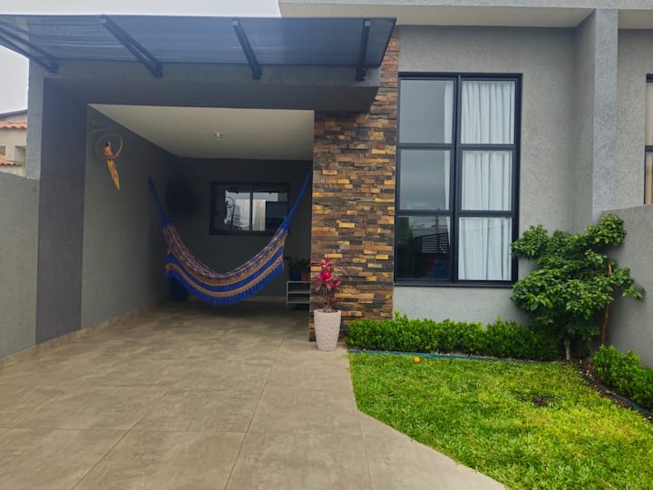 Casa Com Churrasqueira - Araucária