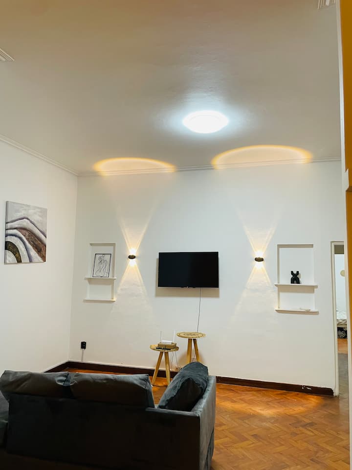 Centrally Located, Breezy Apartment In Maputo - Maputo