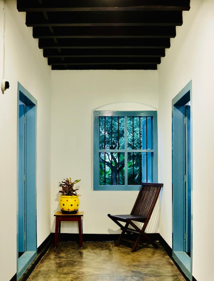 Idanazhi The Corridor - Kozhikode