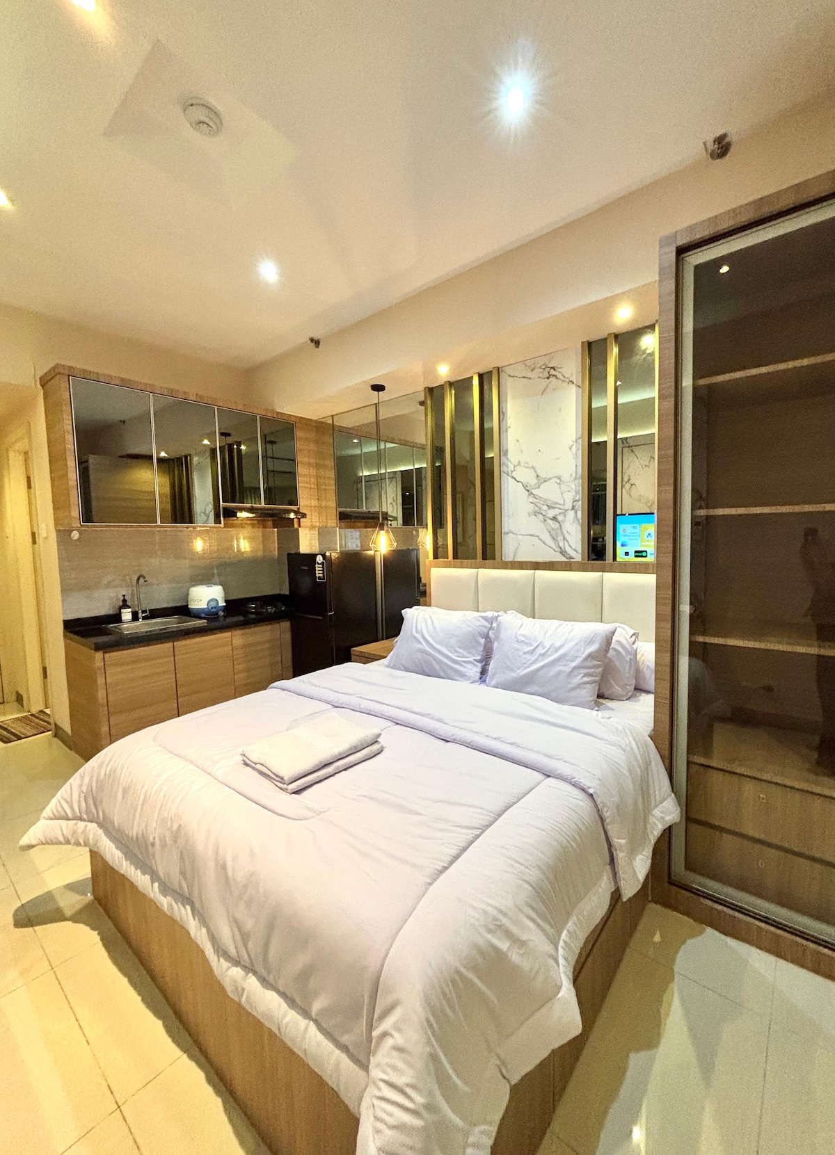 1 Br Luxury Benson Apartments, Pakuwon Einkaufszentrum - Wohnungen zur ...