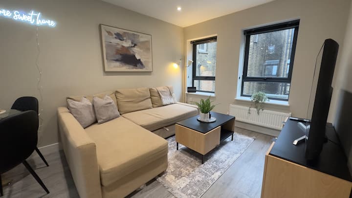 Stylish 2br Retreat Sleeps 6 | Central Chatham - Chatham, Kent