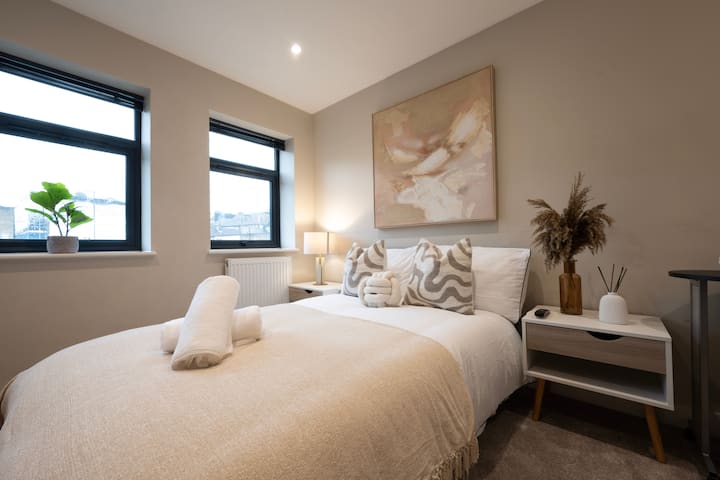 Stylish 2br Retreat Sleeps 6 | Central Chatham - Gillingham