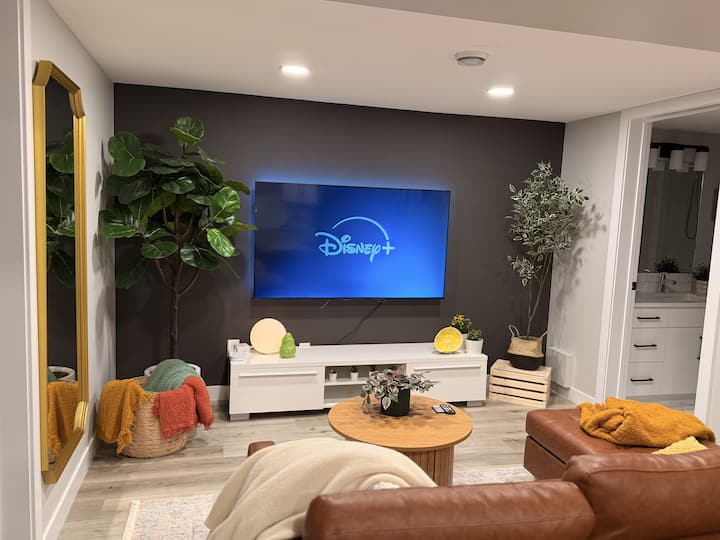 Full Kitchen + Tv Subscriptions + Luxurious Bed - Lethbridge