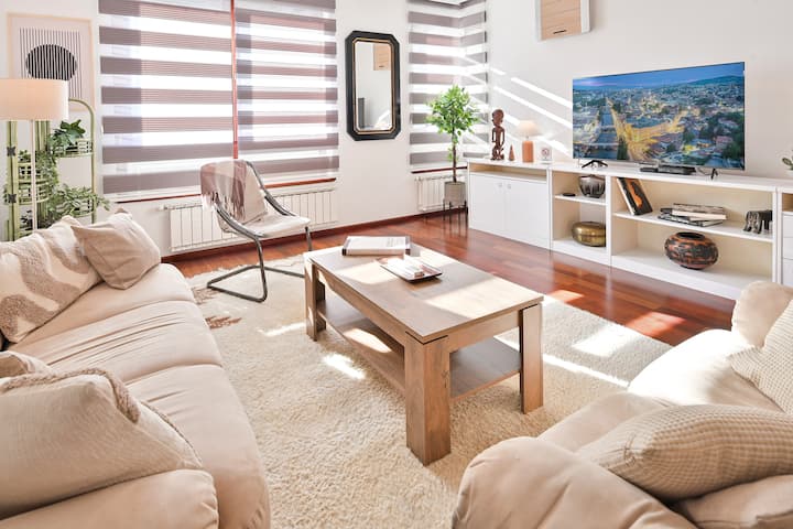 Modern Central Apartment - Free Private Parking - Sarajevo