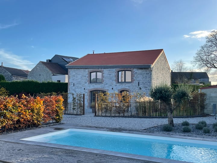 Gîte Du Pèlerin à Hanzinne Avec Piscine Partagée - Belgique