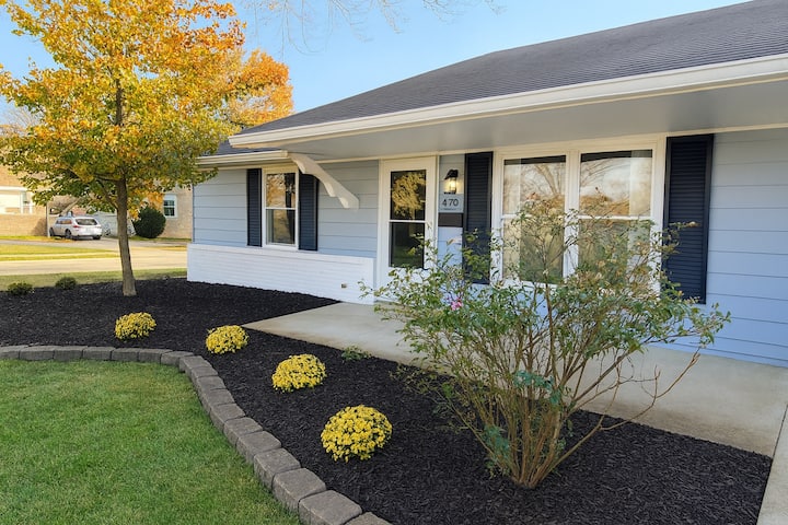 Ranch-coffee Bar-ev Charging-pet & Kid-fenced Yard - New Albany, OH