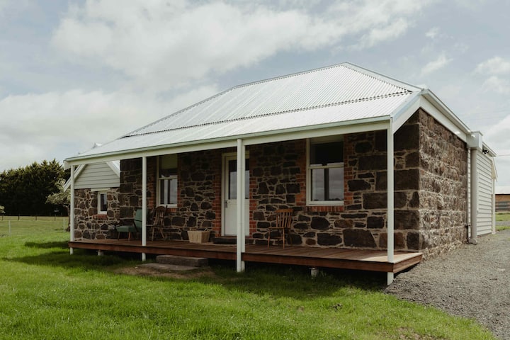 Cosy 2 Bedroom Cottage With Rural Farmland Views - Ballarat