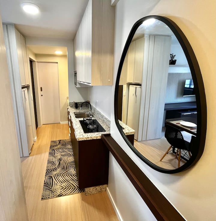 Apto Novo E Excelente Localização No Centro - Curitiba