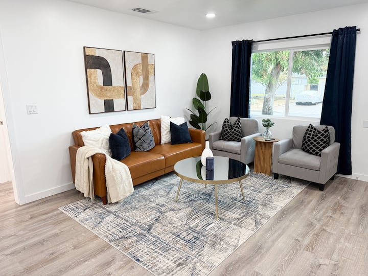 2 Br | 12 Miles To Disney | Pet Friendly -Big Yard - Whittier, CA