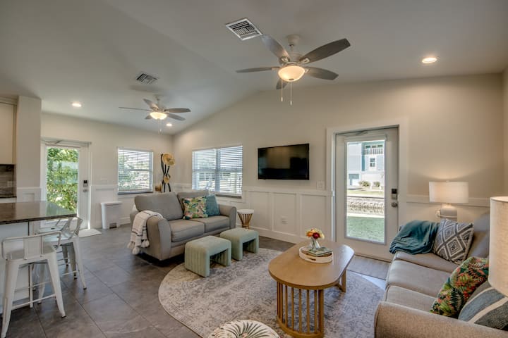 Remodeled - Matlacha - Quiet - Gulf Access Canal - Pine Island, FL