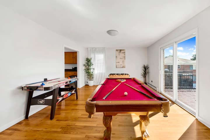 Luxuy Nyc Home Balcony/gameroom/free Parking! - The Bronx, NY