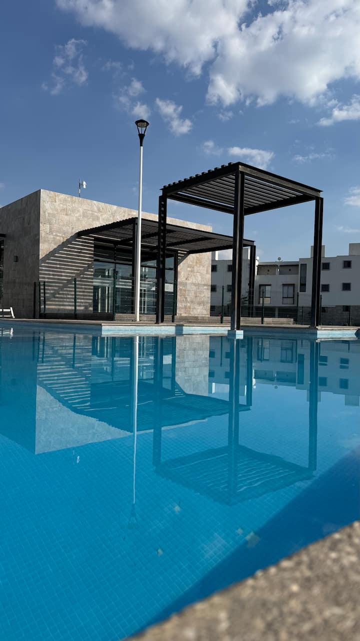 Residencia Con Alberca Y Gym | 3 Baños | Seguridad - Tlaquepaque