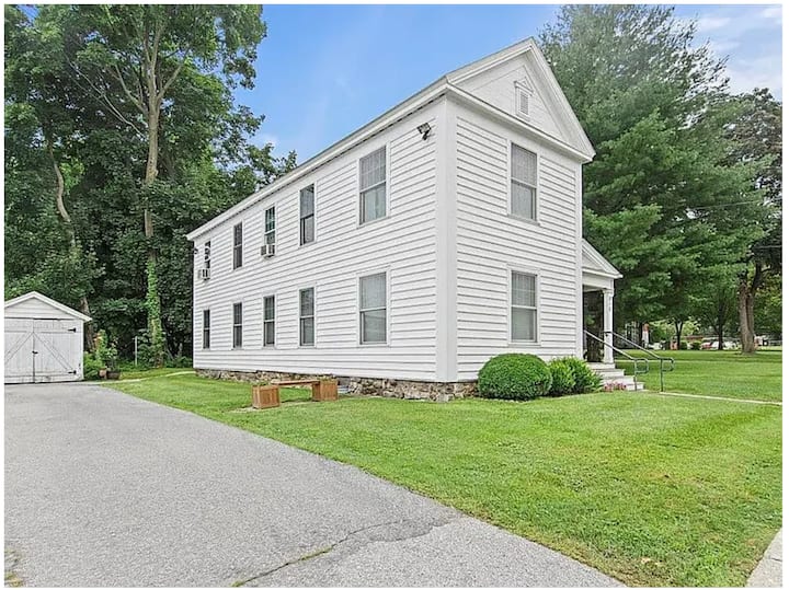 Vermont / Berkshires Gateway - Bennington, VT