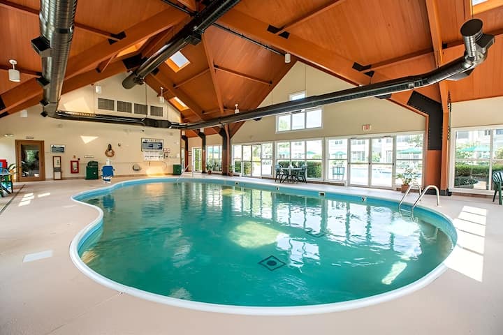 Spacious Stay Near Bransons Best Sights - 4 Rooms - Branson, MO