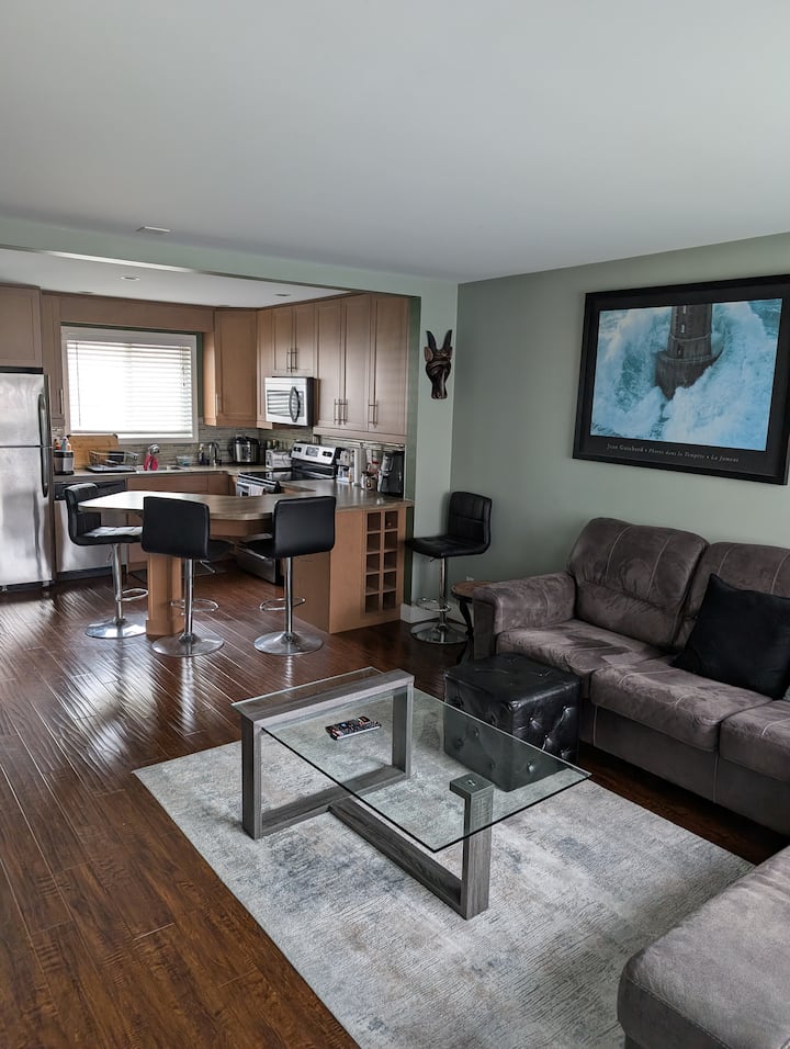 Cozy Quiet Space - Walking Amenities Nearby - Winnipeg