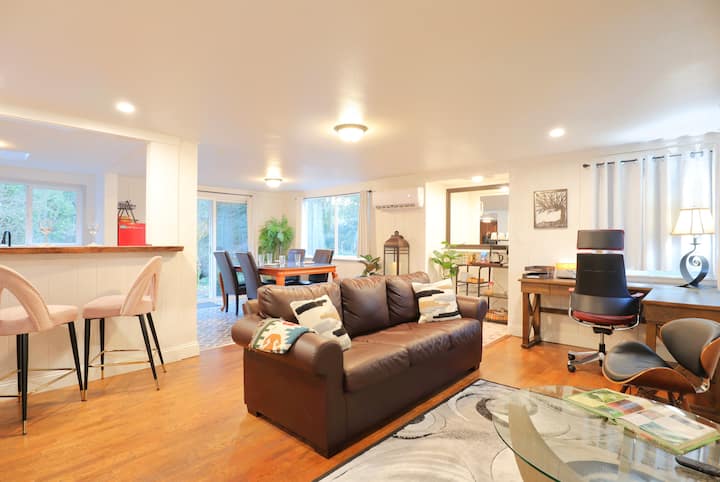 Raindrop Getaway - Cozy Cabin - Federal Way, WA