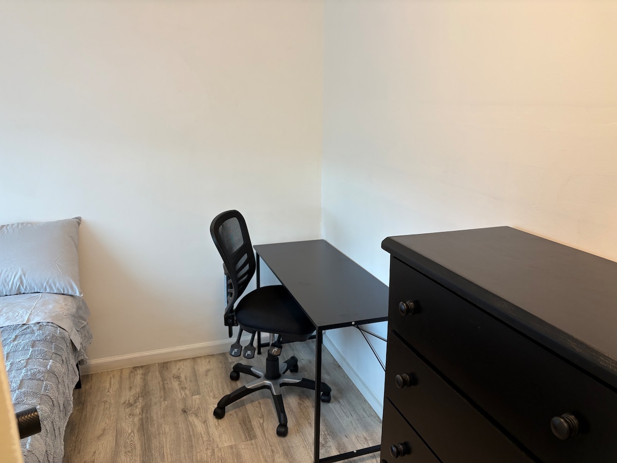 Affordable, Convenient Room - 10 mins from DTLA - Houses for Rent in ...