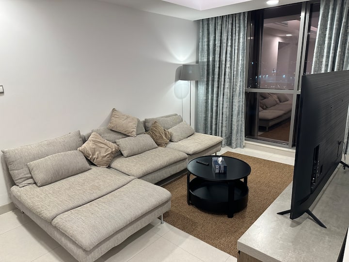 Pinnacle Row Cityscape Haven - Mascate