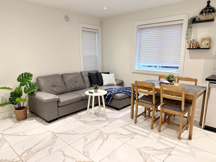 3br 2bth | Free Parking| Ensuite Laundry| Quiet - Burnaby