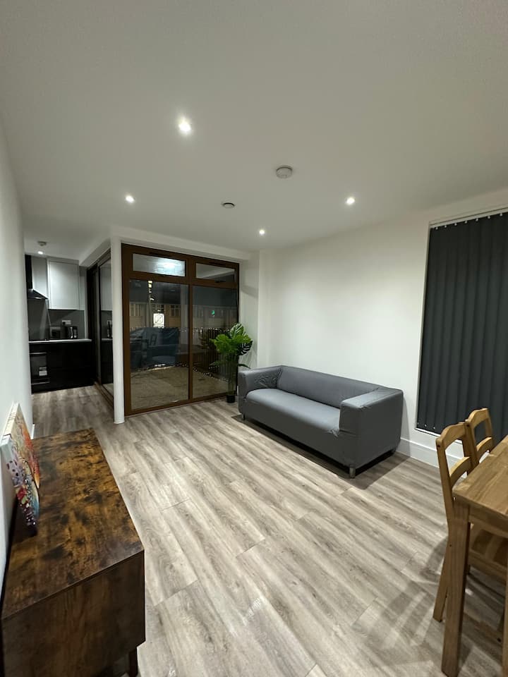 London 1 Bed Luxe Flat. Ilford. Beautiful. - Barking
