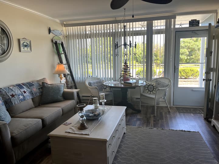 Serene Coastal Cozy Condo W/ Sunset Views - Barnegat Light, NJ