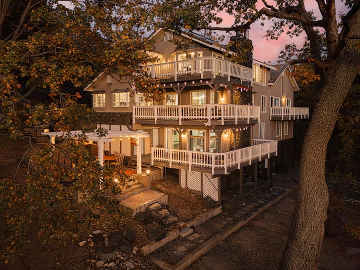 New! Pickleball, Indoor Hot Tub, Saunas, 6 King Br - Running Springs, CA