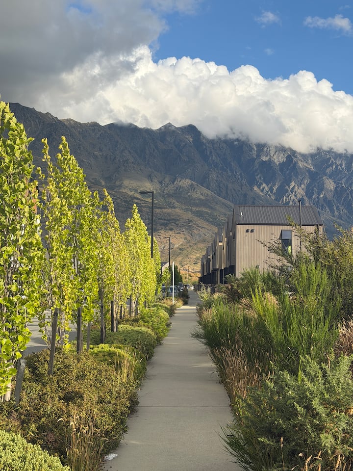 Queenstown Tiny Alpine Retreat - Queenstown, New Zealand