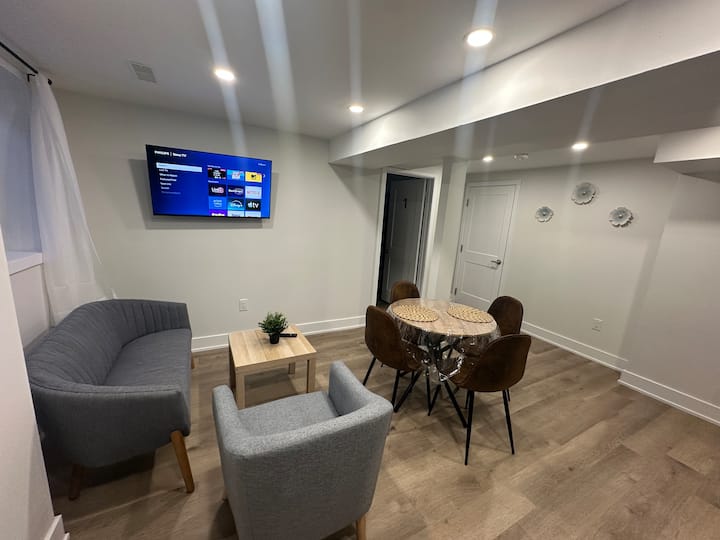 Cozy Parkside 2 Bedroom Suite In Thornhill - Ontario