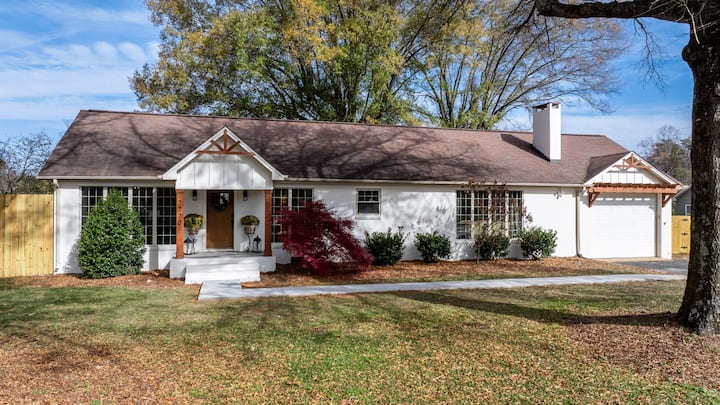 Lake Norman Retreat | Modern, Fire Pit, Fence - Lake Norman, Catawba