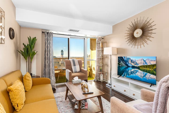 Premier Skysuite 3br | Horizon Views + Parking - Mississauga