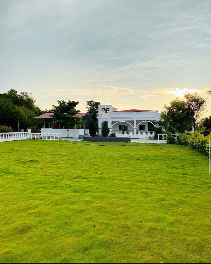 Forest Breeze Farmhouse With Pool & Play Area - Anantagiri Hills