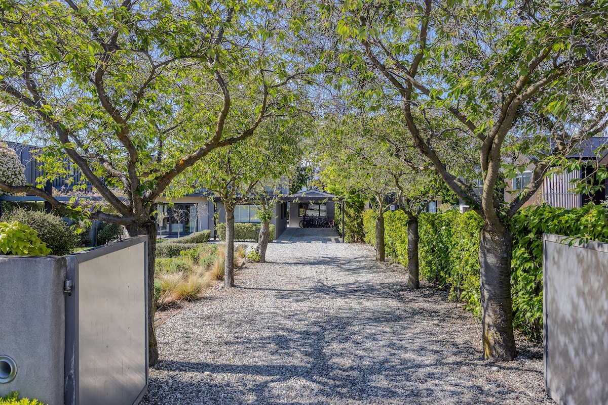 River Walk• Bike Trails• Bikes• Fireplace• & More - Airbnb