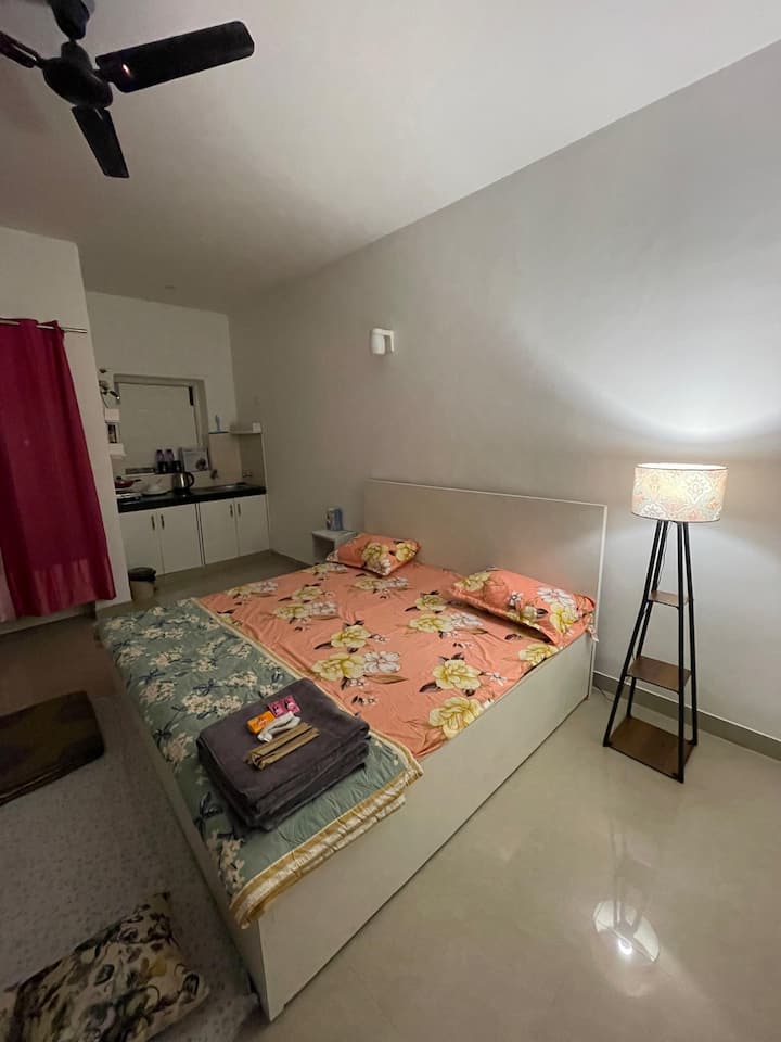 Peaceful Apartment Near Premanand Maharaj Ji. - Vrindavan