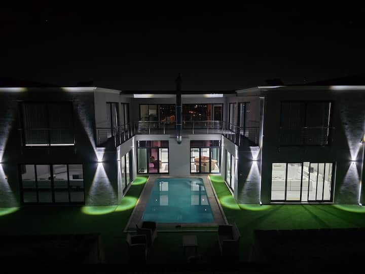 The Perfect Lifestyle Basecamp - Cape Town