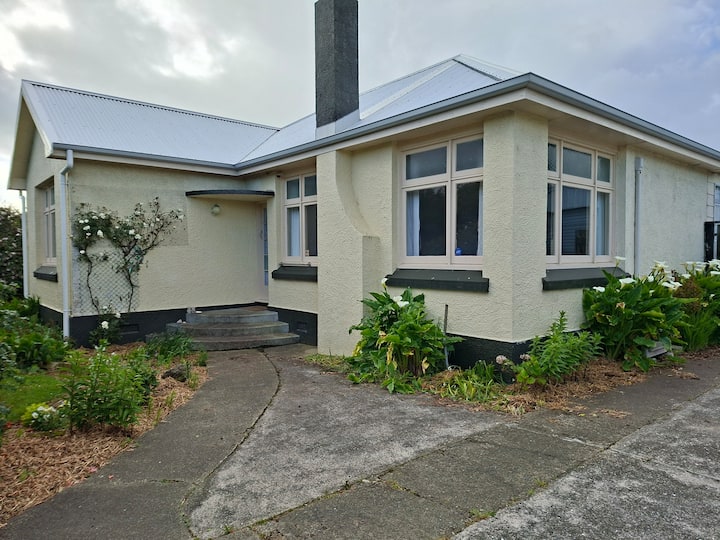 Queen Elizabeth - Invercargill