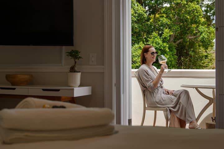 Luxury King Studio • Central Stellenbosch - Stellenbosch