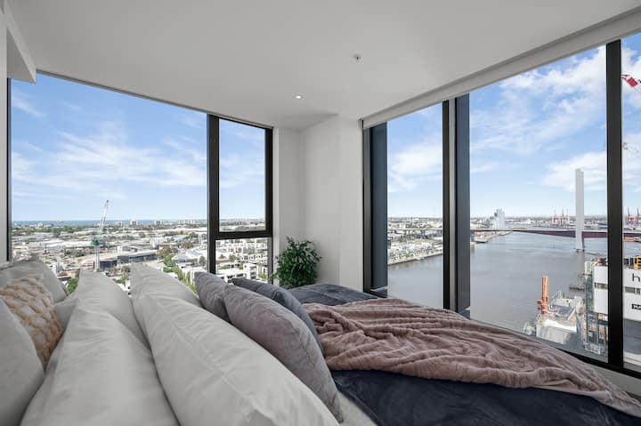 Waterfront Views 3br | Carpark Available - Australia