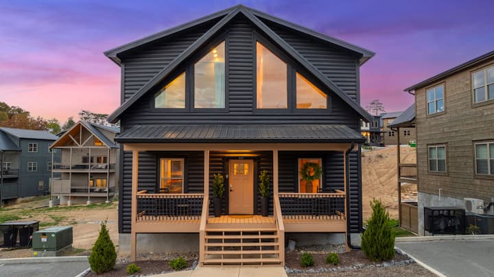 Central Location-pool -Spa-game/movie Rm-dollywood - Pigeon Forge, TN