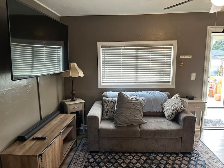 The Grey Goose Hide Away - Anchorage, AK