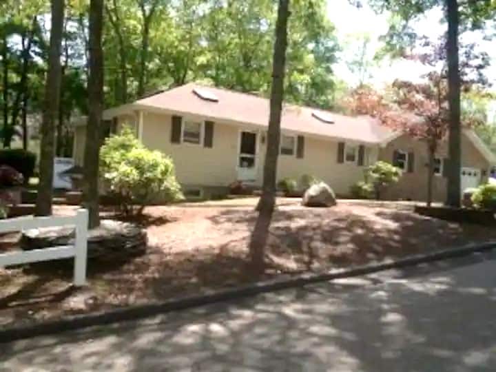 Immaculate Home W/beach Access - Falmouth, MA