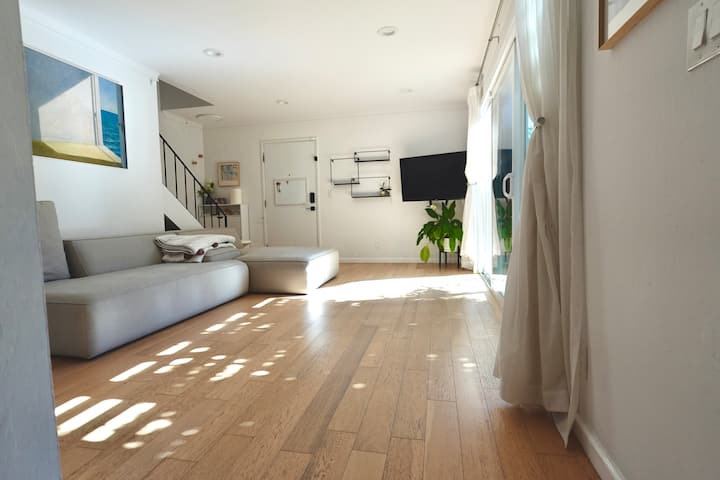 Cozy, Practical 3-room House Near Pleasanton Dt - Pleasanton, CA