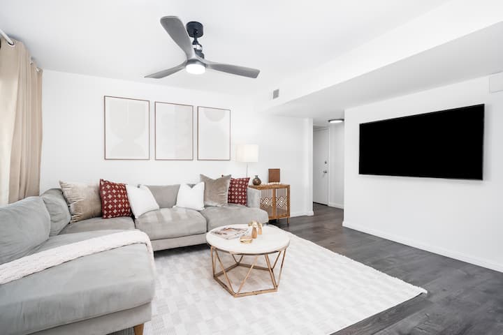 Palm Canyon Retreat, 2bd 2ba With Pool And Patio - Palm Springs, CA